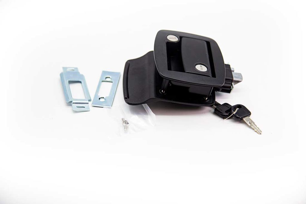 Slam shut door latch and lock with dead bolt - Outback HQ